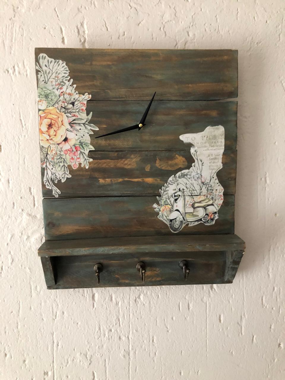 Scooter Key Ring Pallet Wood Clock - Gnoo Online